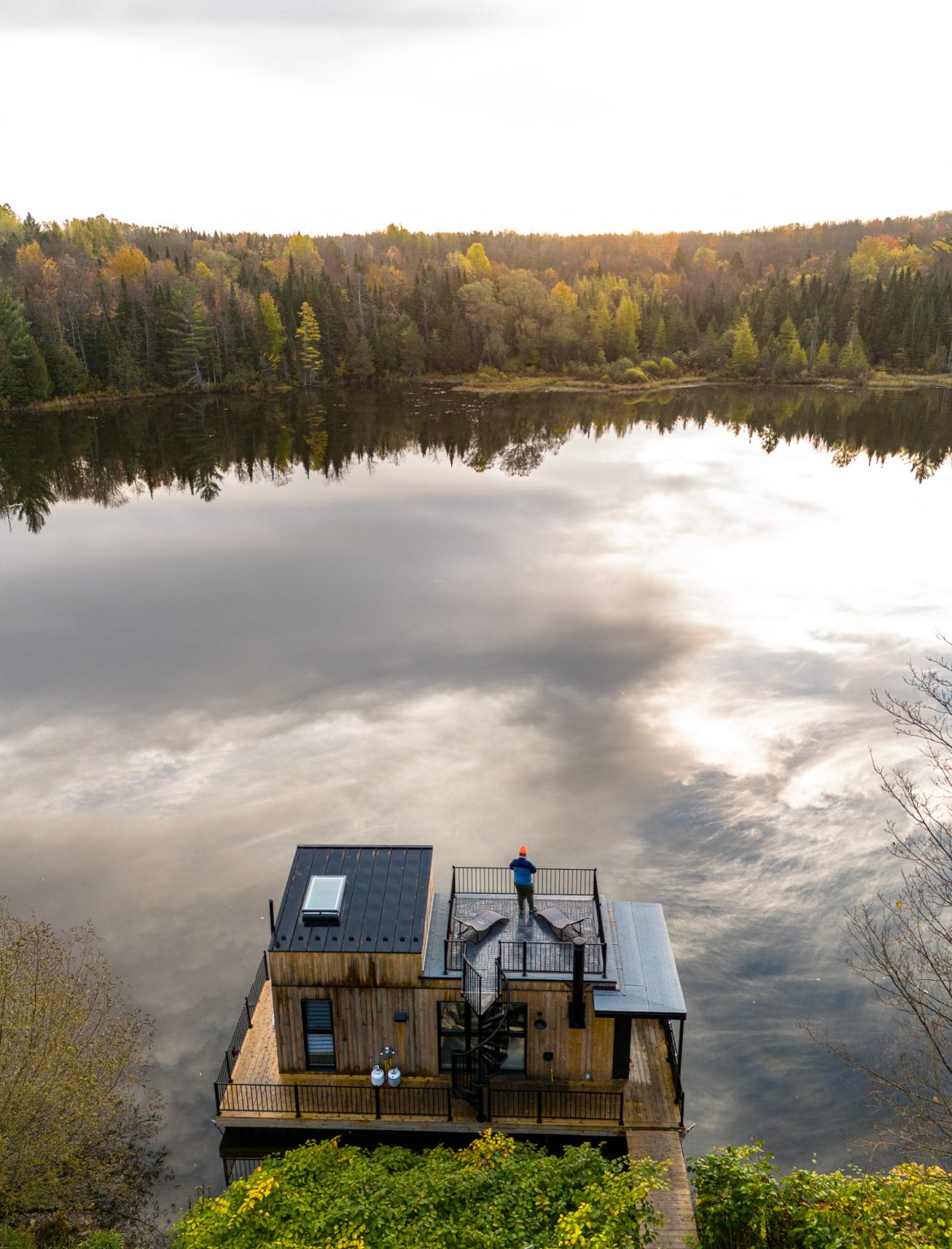 Bora Boréal Estrie: une expérience unique de glamping sur l'eau
