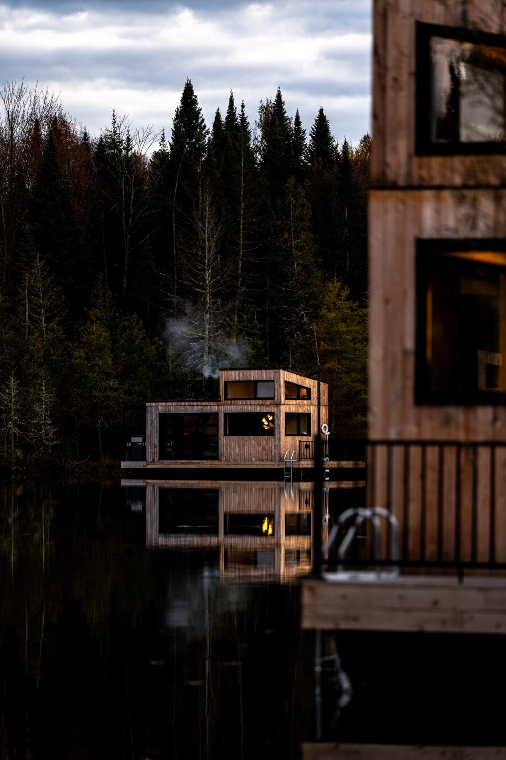 Bora Boréal Estrie: une expérience unique de glamping sur l'eau