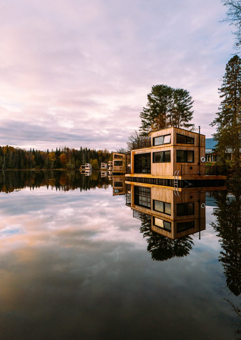 Bora Boréal Estrie: une expérience unique de glamping sur l'eau